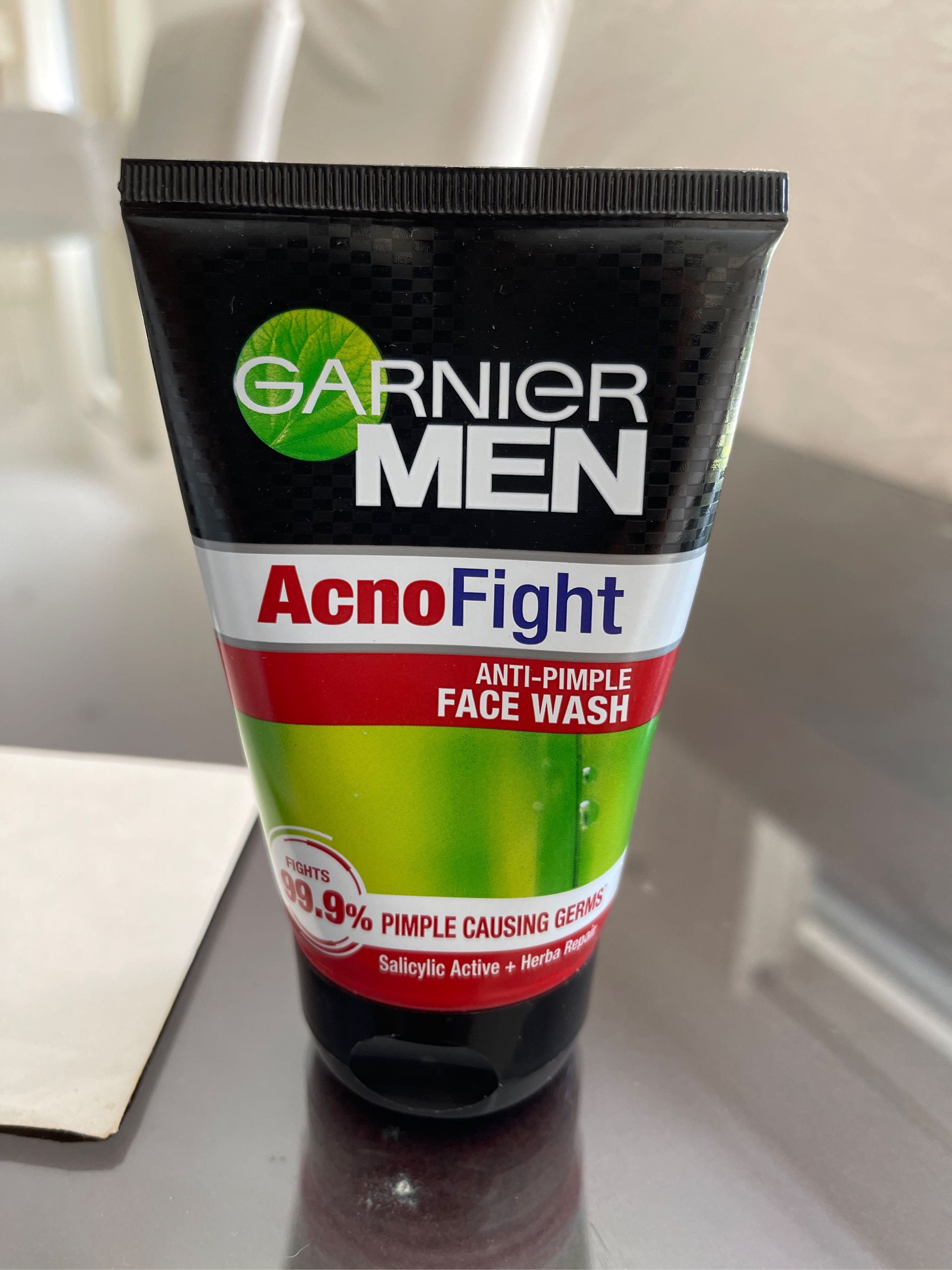 Garnier Men Acno Fight Face Wash