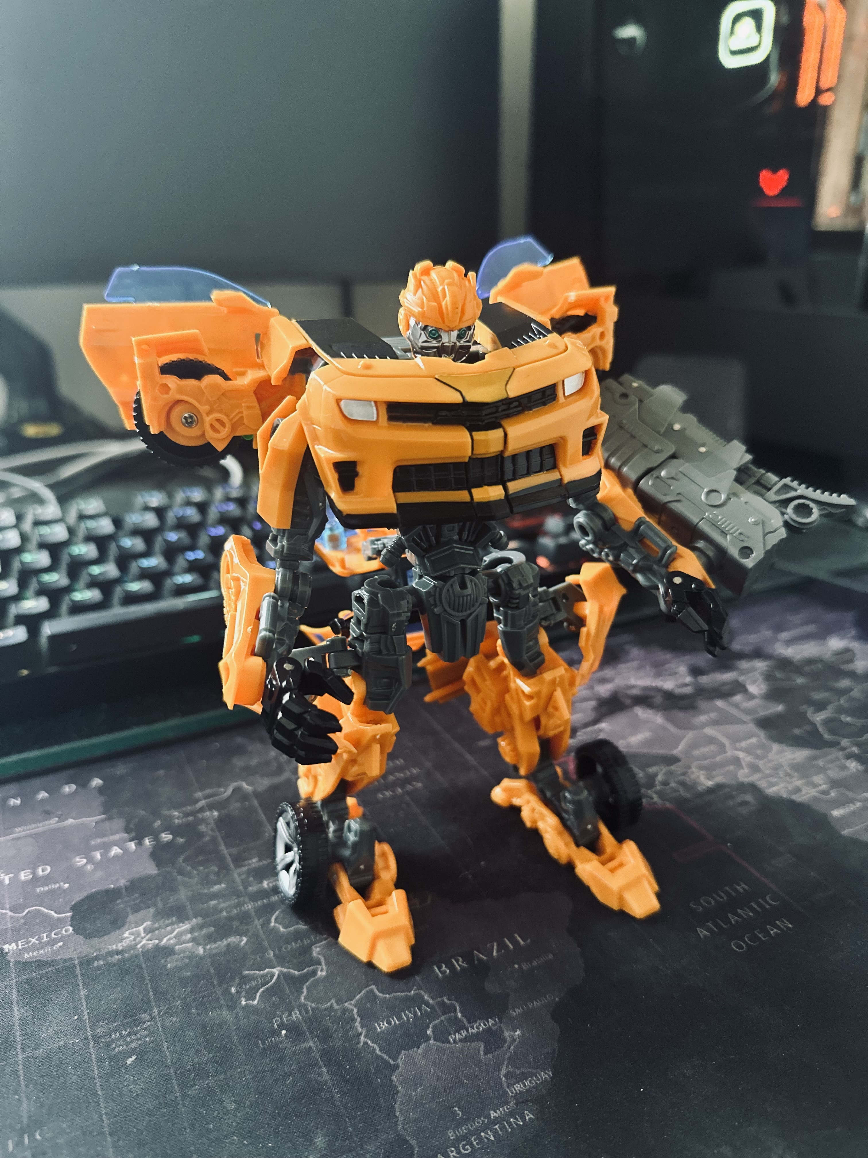 Deluxe Class Cyberfire selling teal Bumblebee Transformers