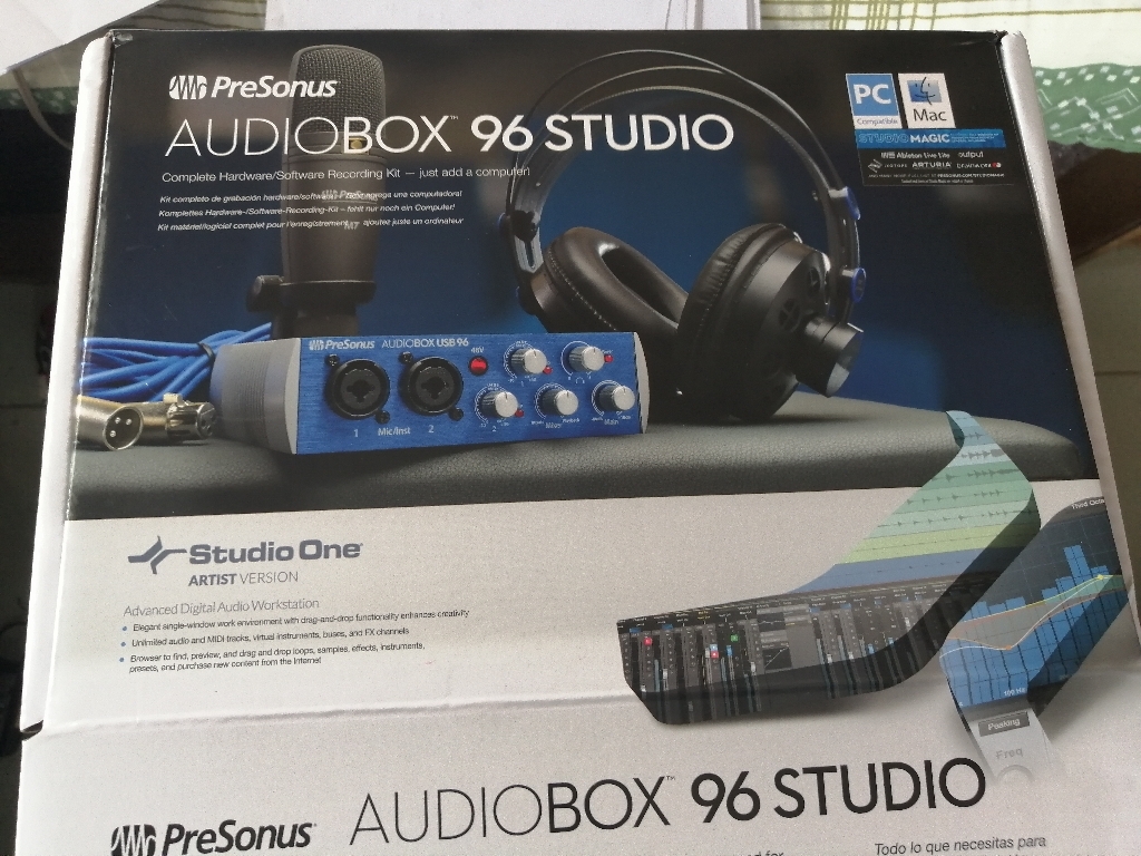 【爆売り！】 送料無料 PreSonus AudioBox 96 Audio Interface Full Studio Kit with ...