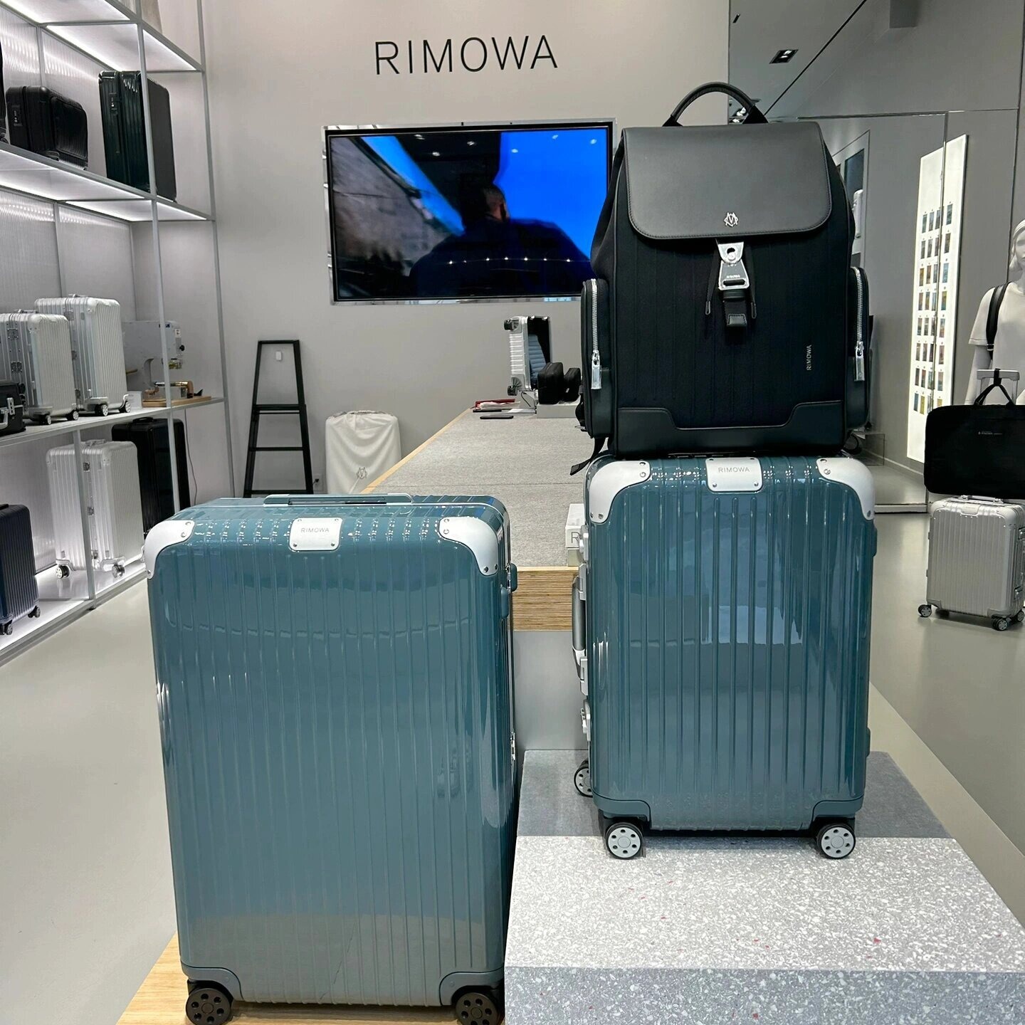 Rimowa Discount stores Official Store in Singapore, Online Shop 03 2025